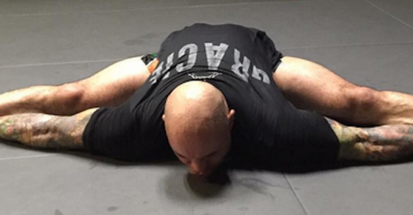 Joe Rogan may be more flexible than anybody in the UFC! | BJPenn.com