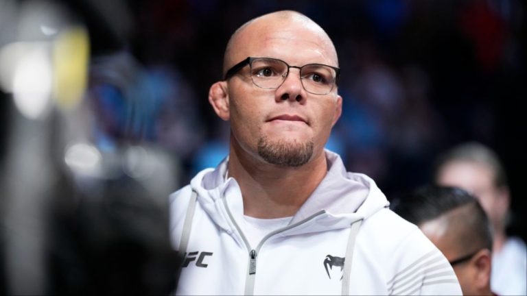 Anthony Smith looking for some fun against "dangerous" Dominick Reyes ...