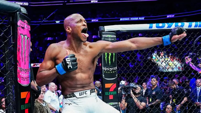 Pros react after Michael Page hands Shara Magomedov his first loss at ...