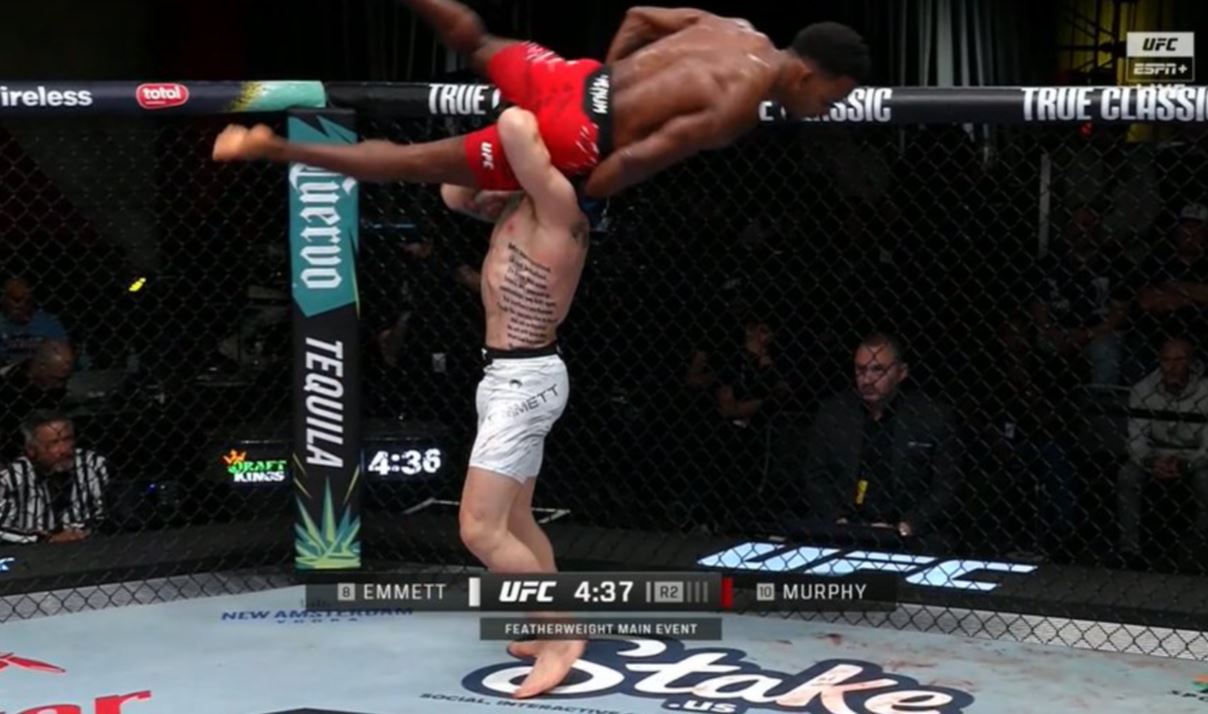 Pros react after Lerone Murphy outpoints Josh Emmett at UFC Vegas 105 ...