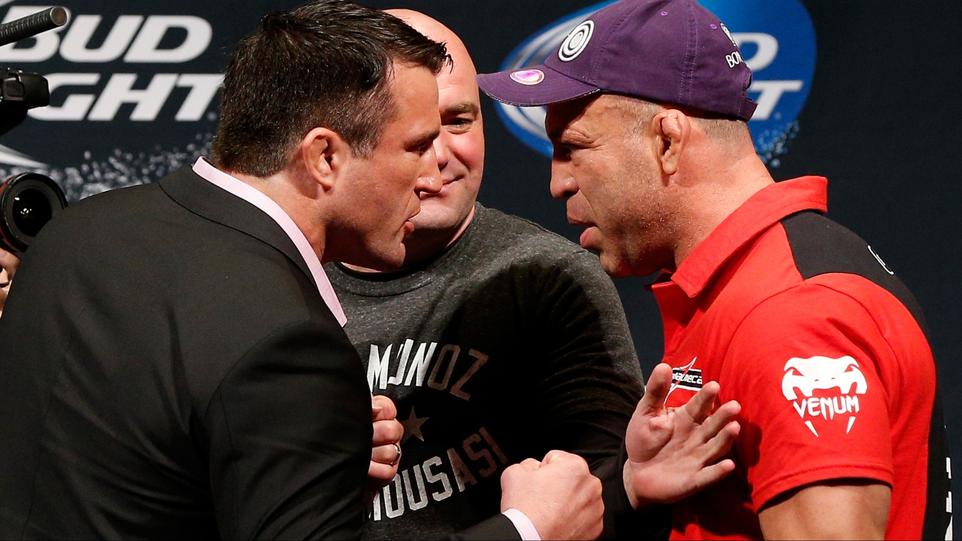 Chael Sonnen threatens man who brutally assaulted former rival ...