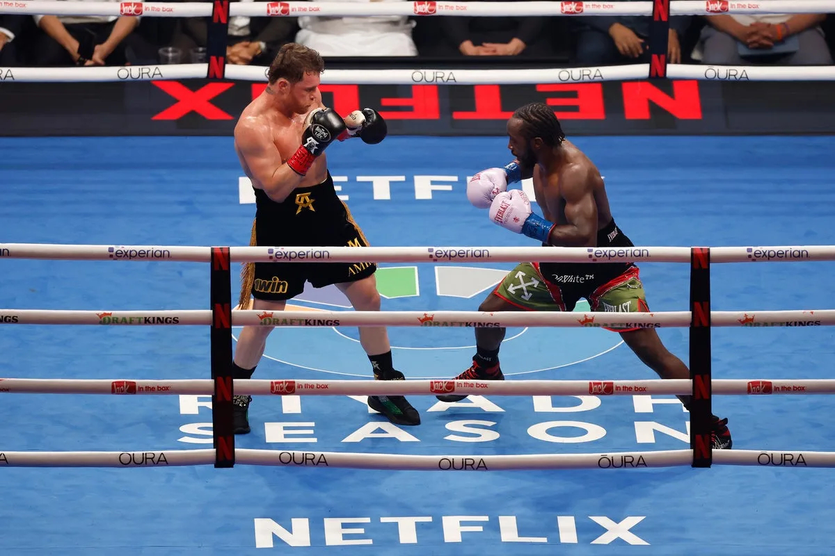 Terence Crawford and Canelo Alvarez share wholesome moment after ...