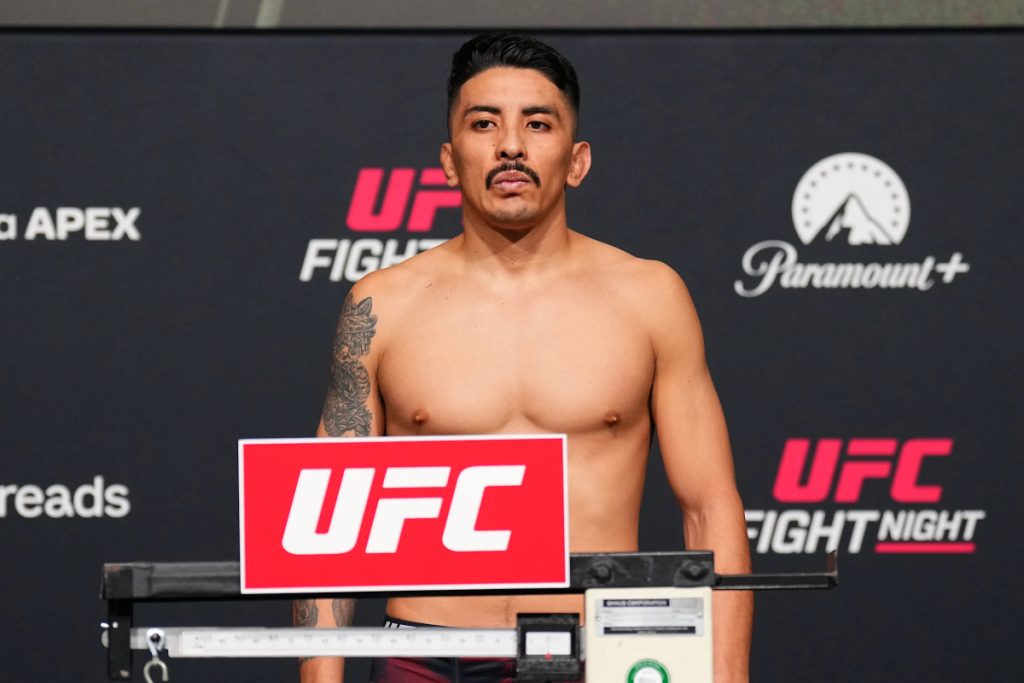 UFC Vegas 113 weigh-in results: Four fighters fail to make weight, main ...